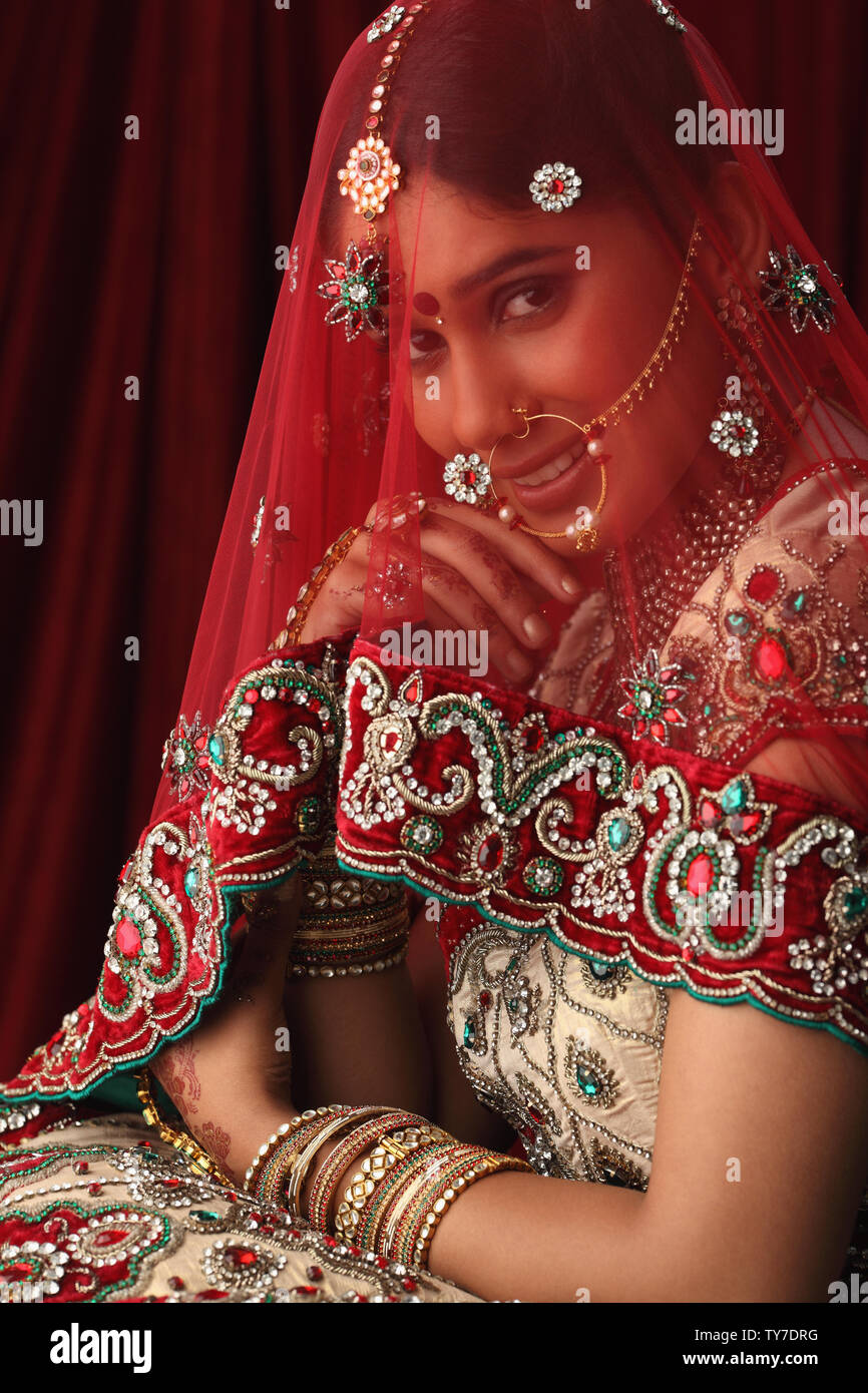 Ghunghat hi-res stock photography and images - Alamy