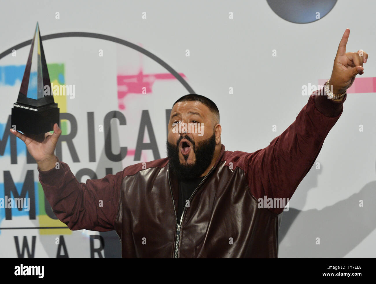 KJ Khaled appears backstage after winning the award for Favorite Hip ...