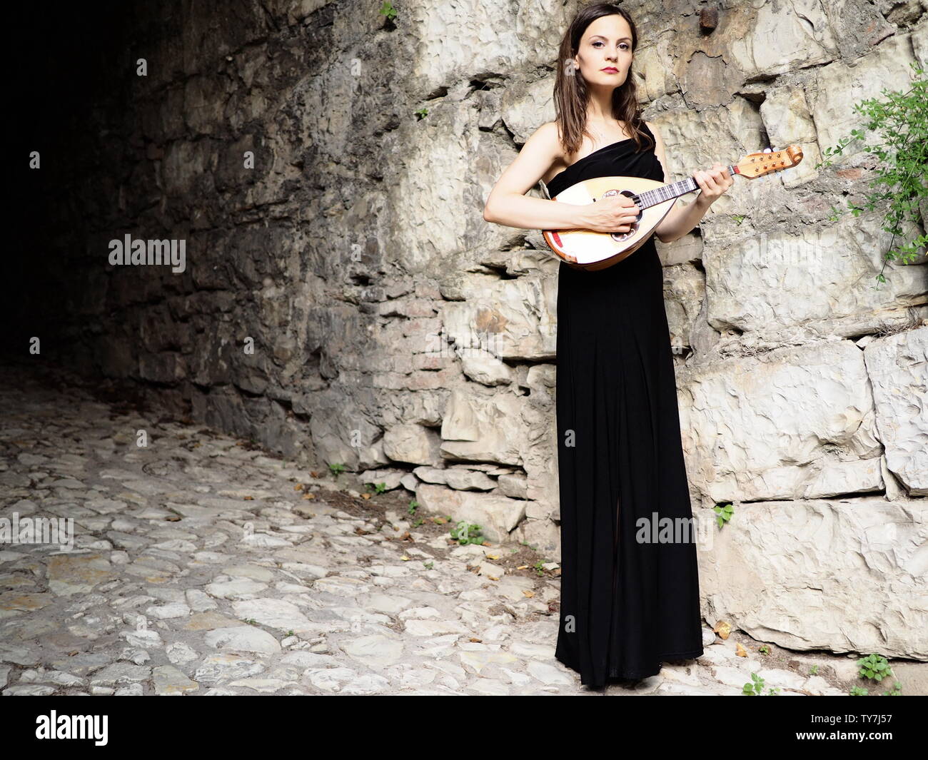 Italian Folk Dress High Resolution Stock Photography and Images - Alamy