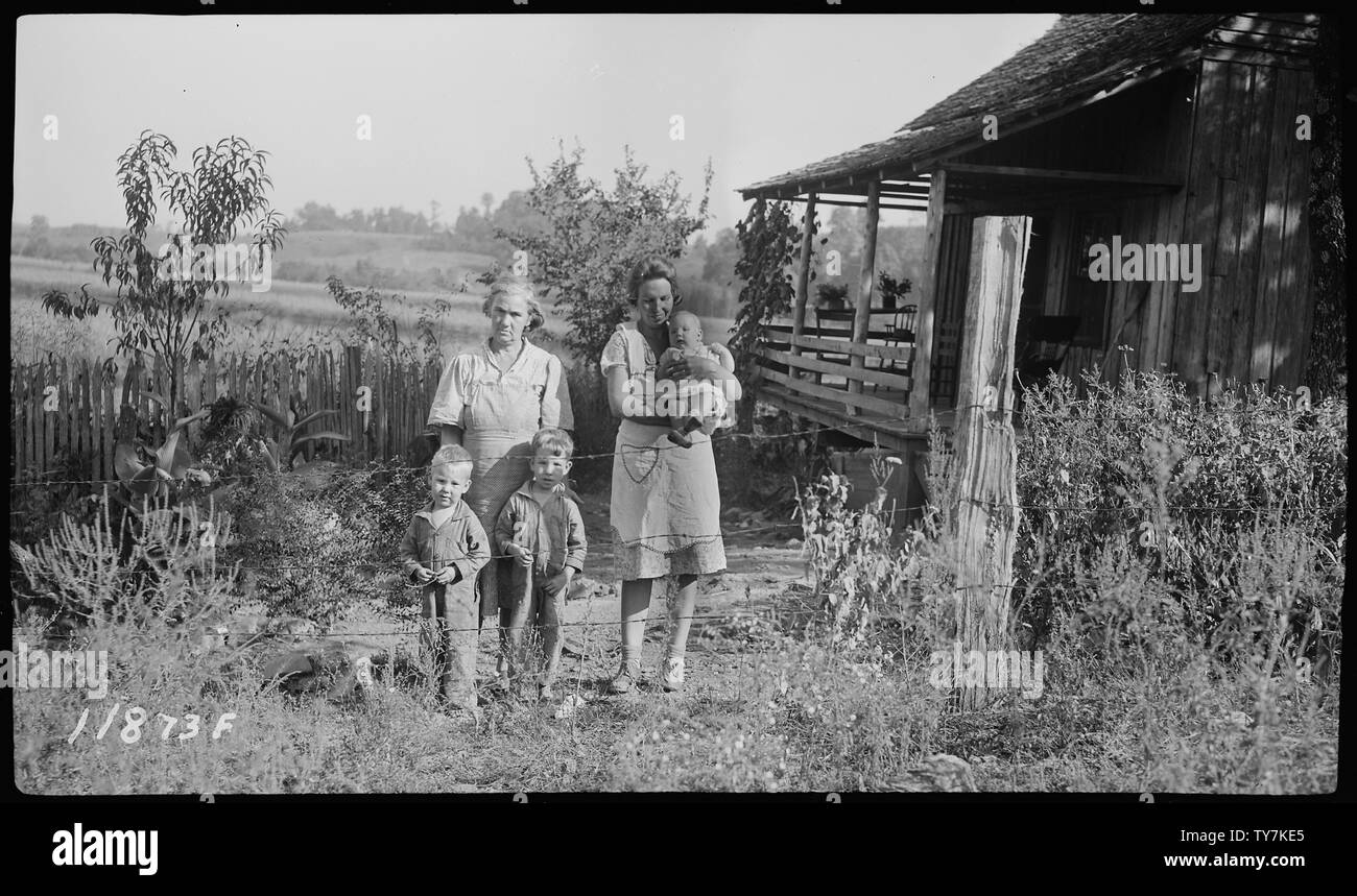 Lenox, Robert; family and home Stock Photo - Alamy