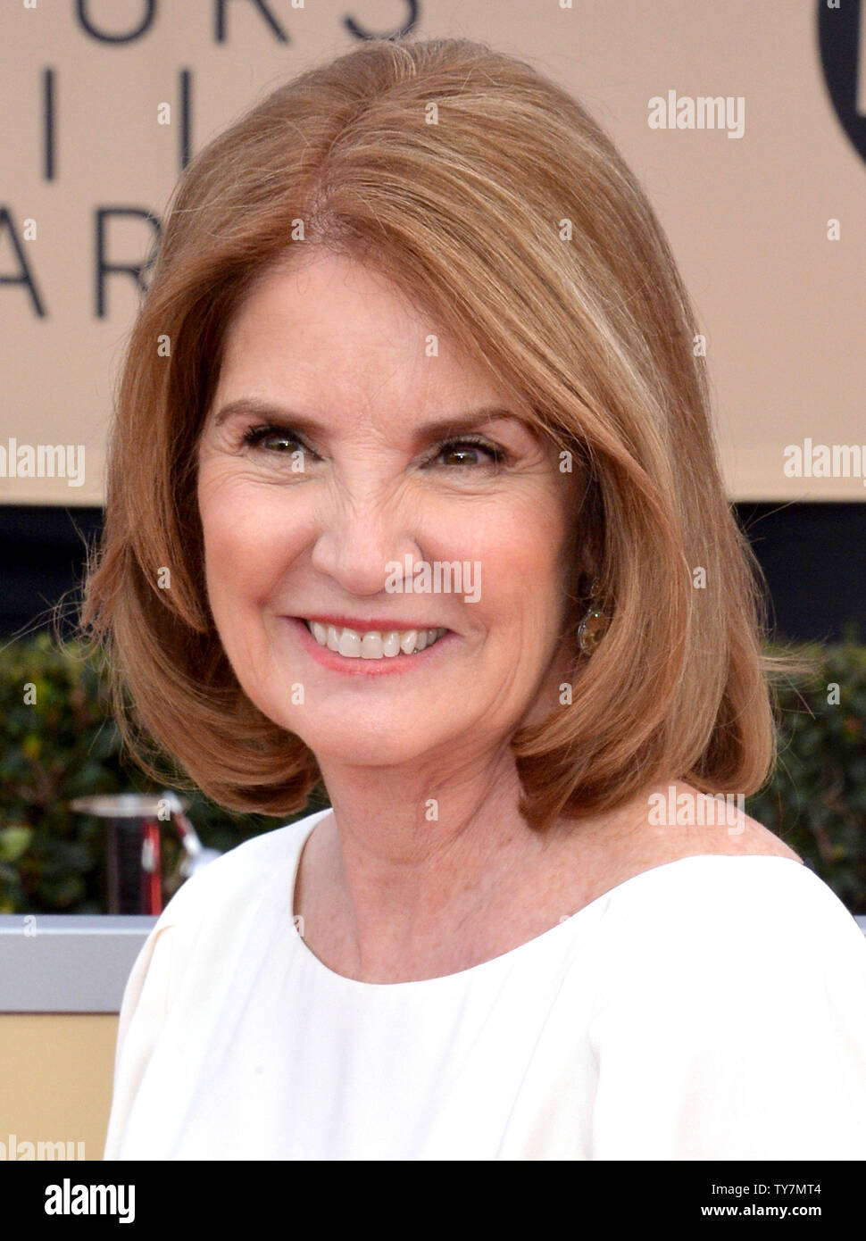 Kathy Connell arrives for the the 24th annual SAG Awards held at the ...