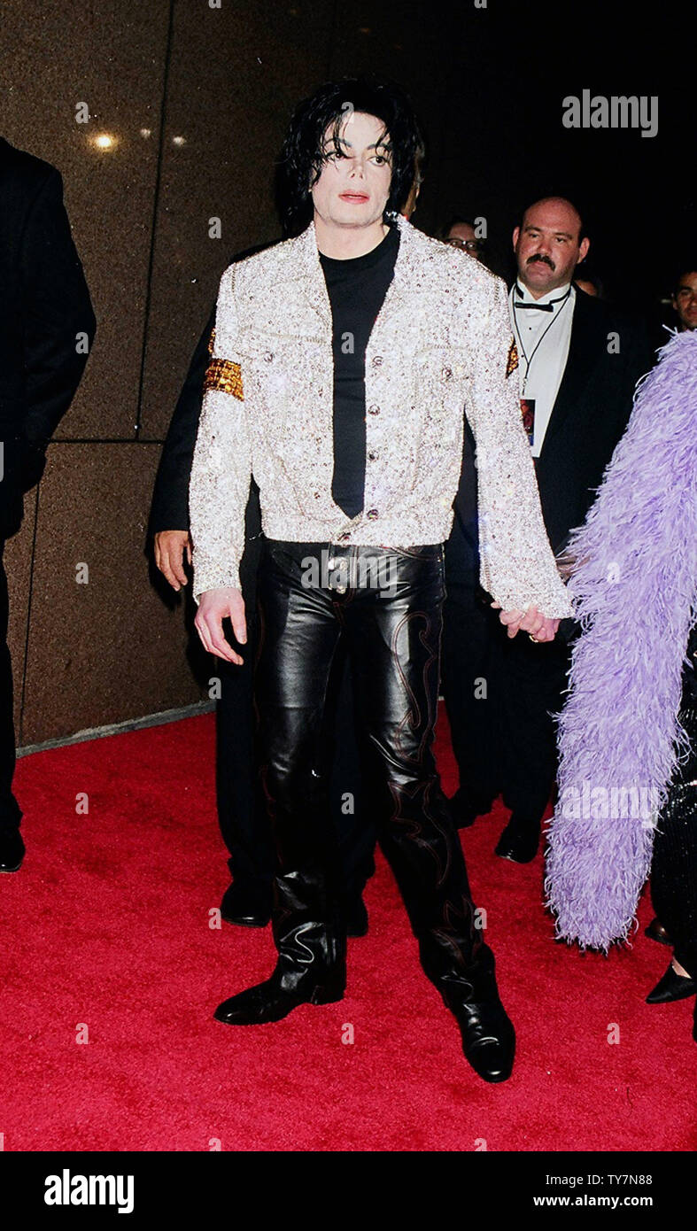 Michael jacksons body hi-res stock photography and images - Alamy