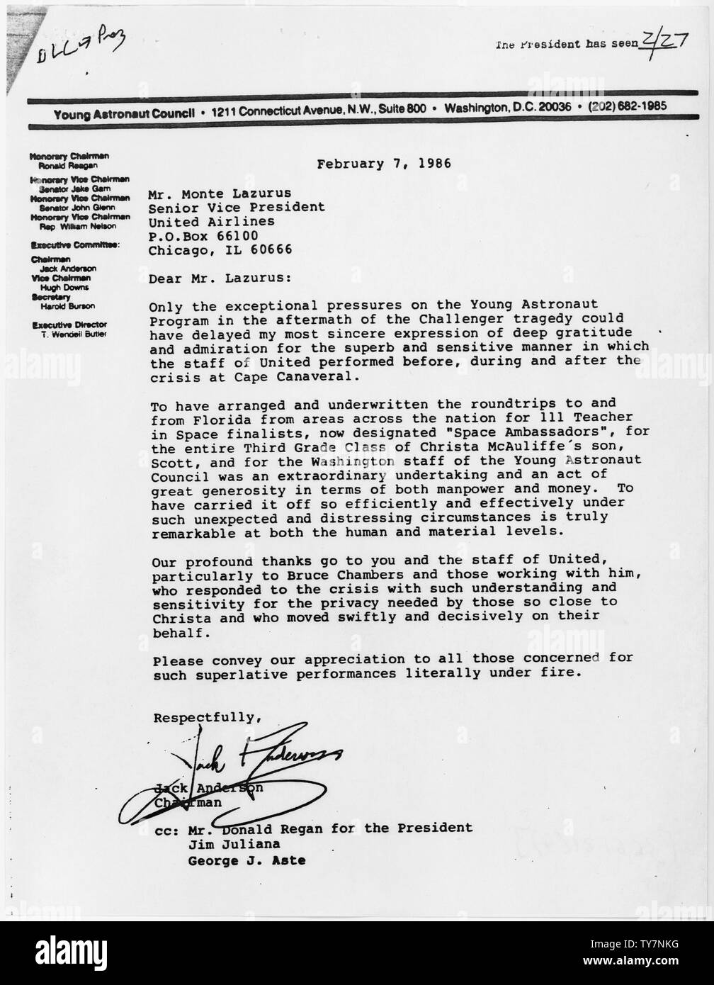 Space shuttle challenger Black and White Stock Photos & Images - Alamy