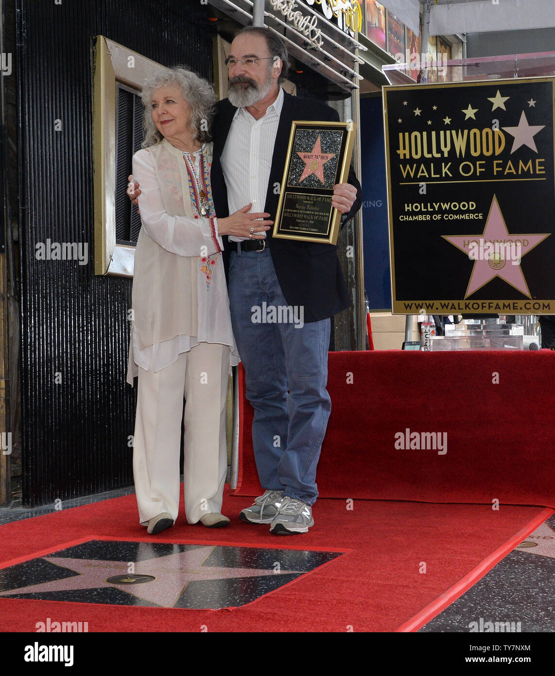 Mandy patinkin wife kathryn grody hi-res stock photography and images ...