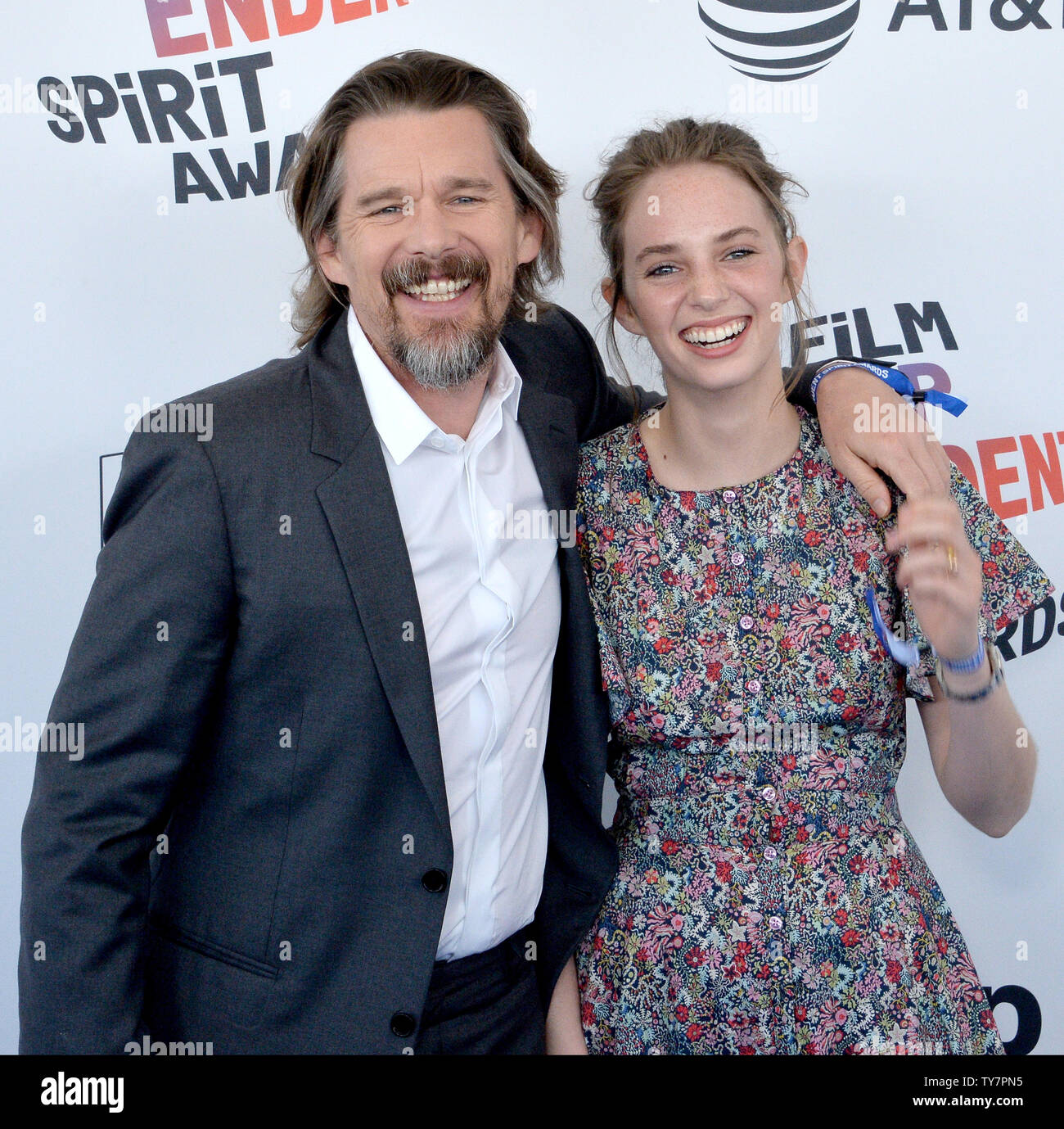 Maya hawke hi-res stock photography and images - Alamy