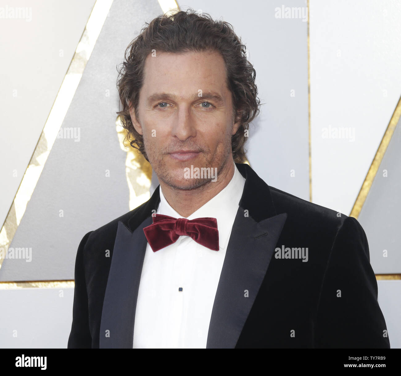 Matthew McConaughey arrives on the red carpet for the 90th annual ...