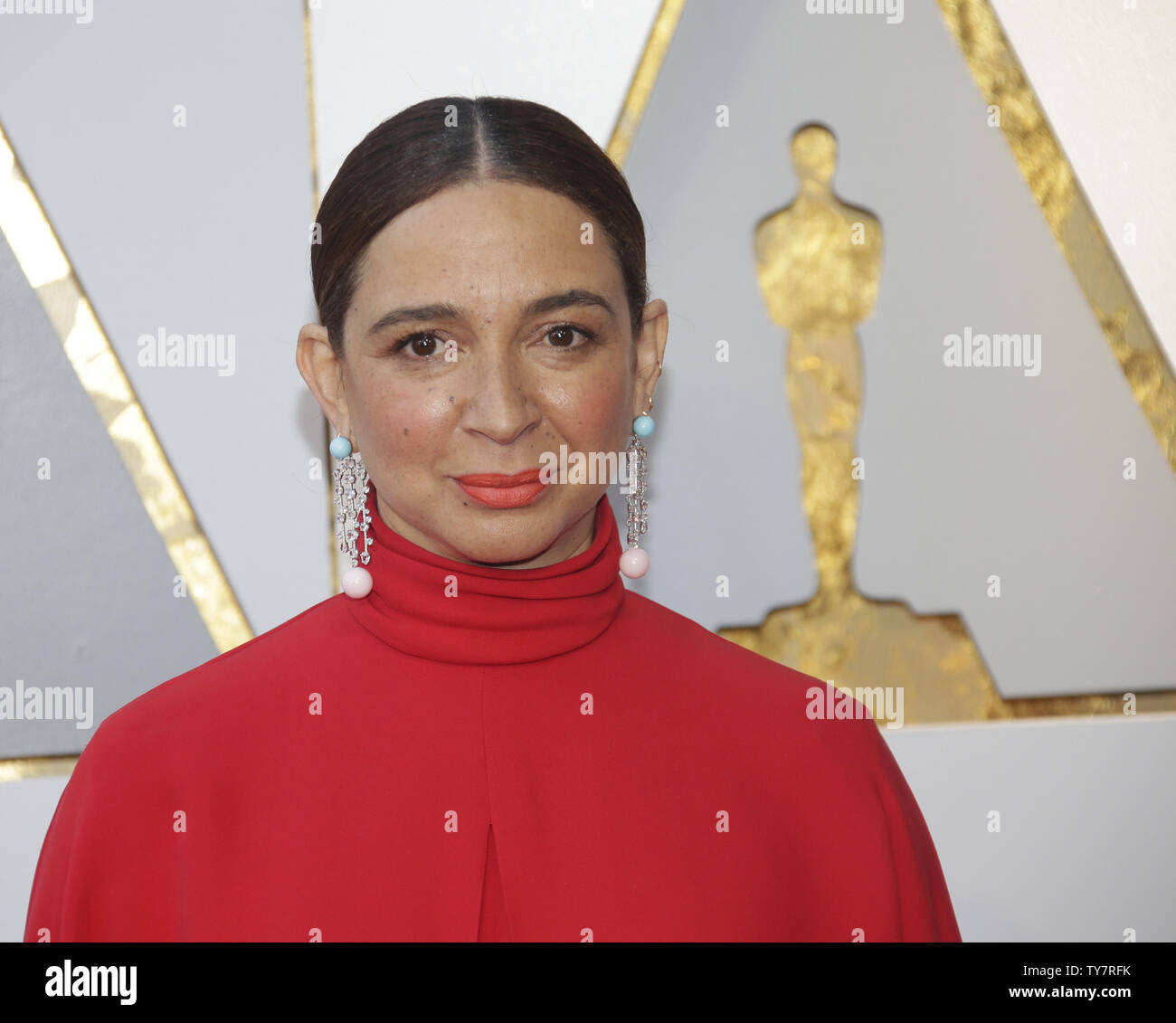 Maya Ruldolph arrives on the red carpet for the 90th annual Academy ...