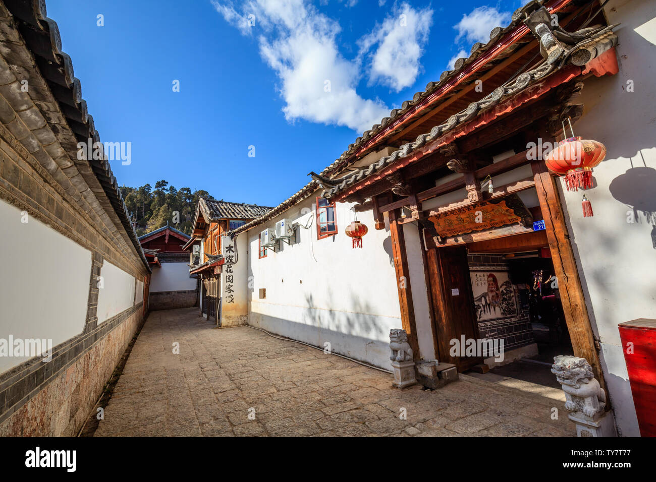 Lijiang ancient city dayan ancient city hi-res stock photography and ...