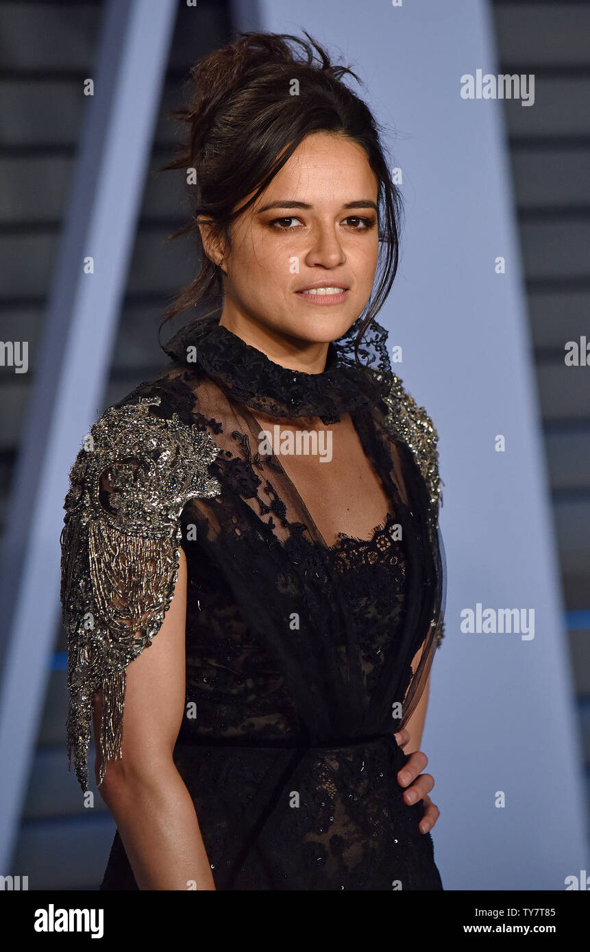 Michelle Rodriguez arrives for the Vanity Fair Oscar Party at the ...