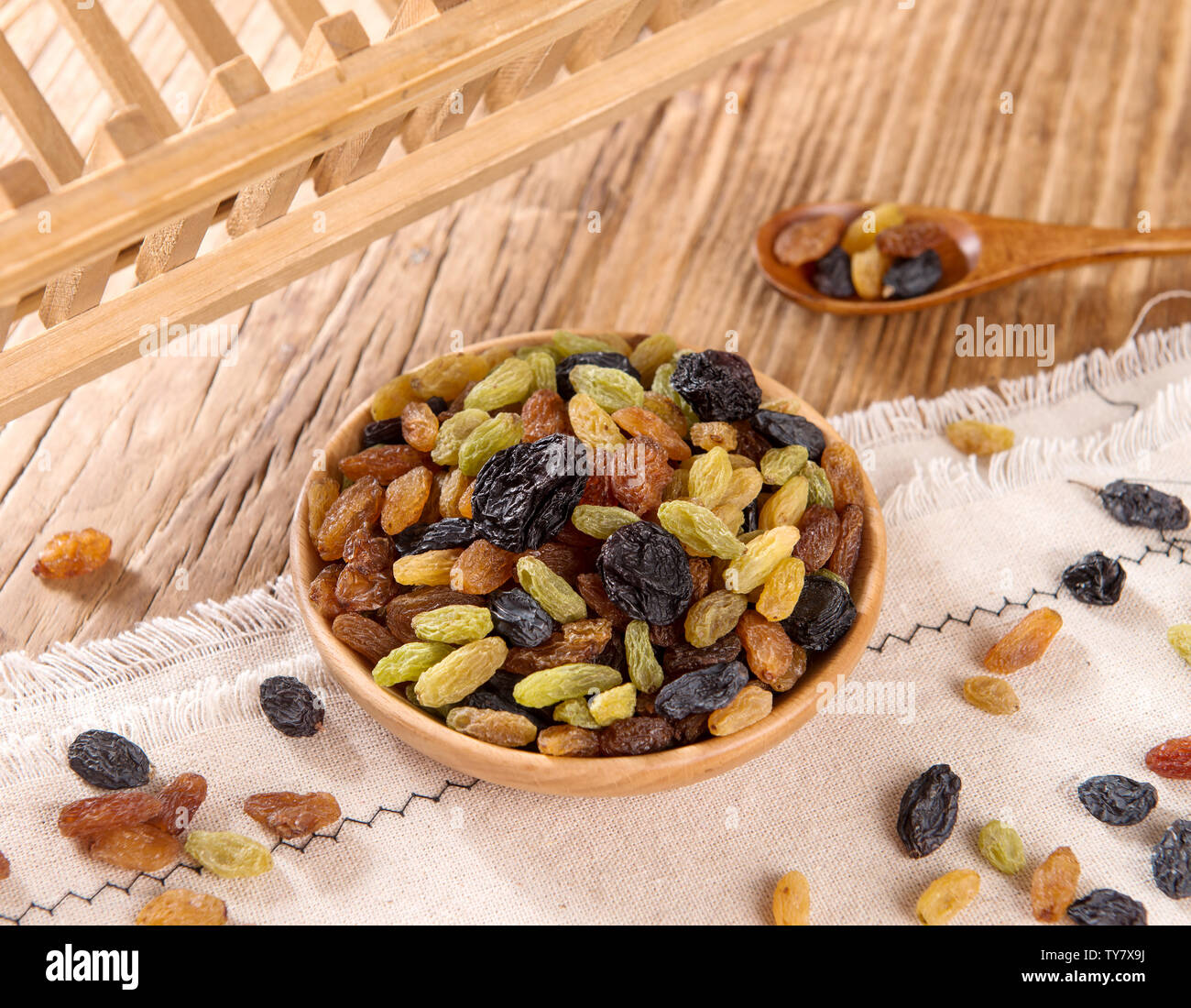 Five almonds hi-res stock photography and images - Alamy