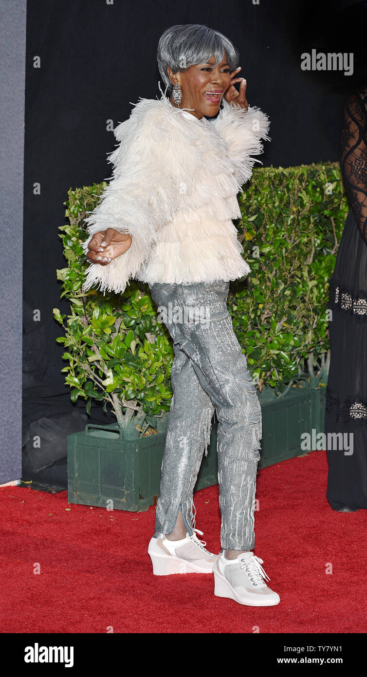 Cicely Tyson arrives for the TCM Classic Film Festival opening night ...