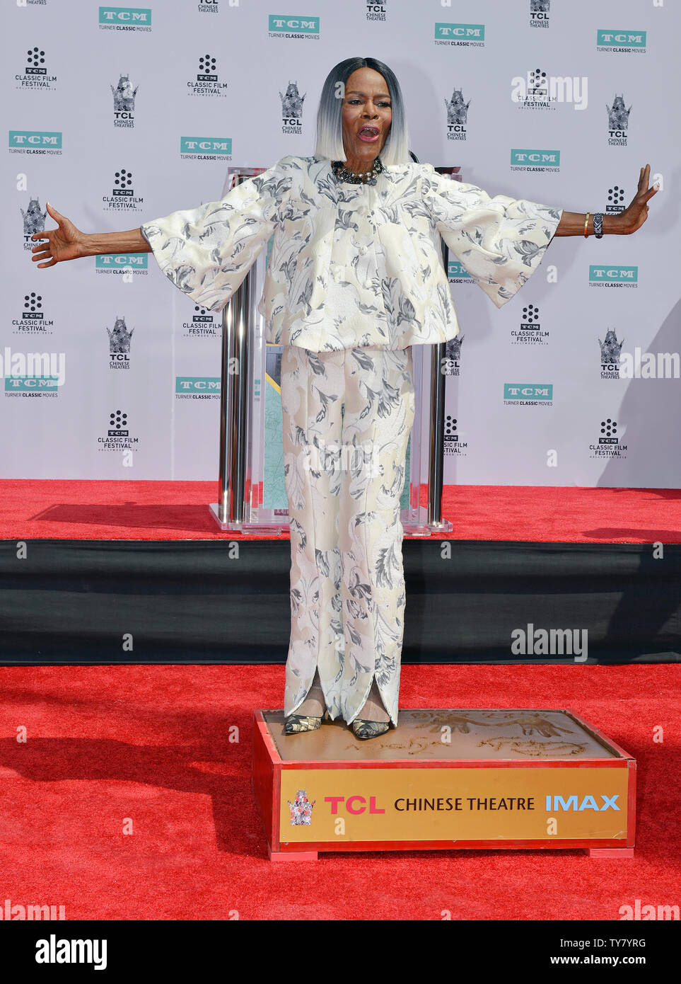 Screen legend Cicely Tyson is honored with a hand and footprint ...