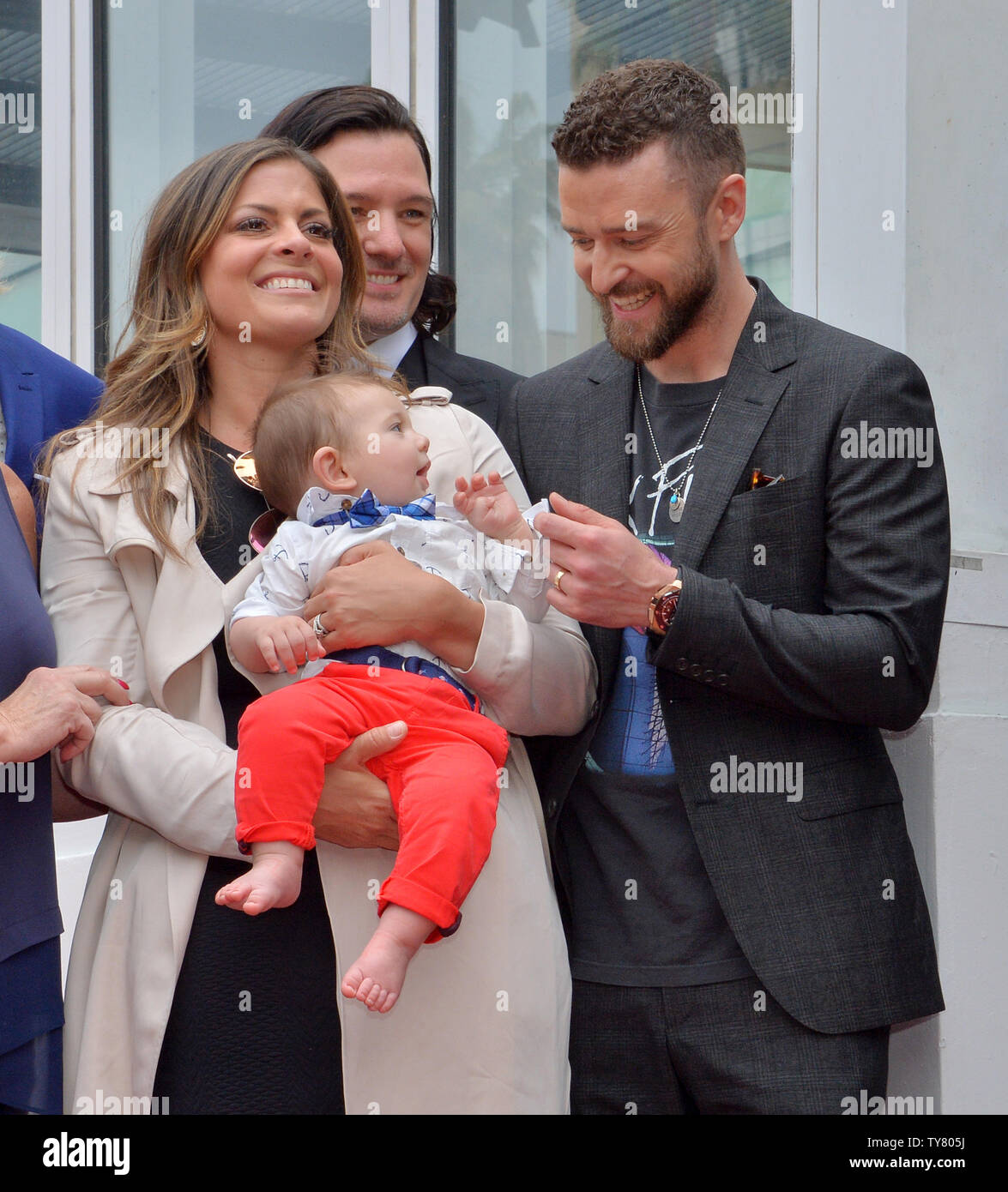 Iconic 90's boyband member Justin Timberlake plays with *NSYNC ...