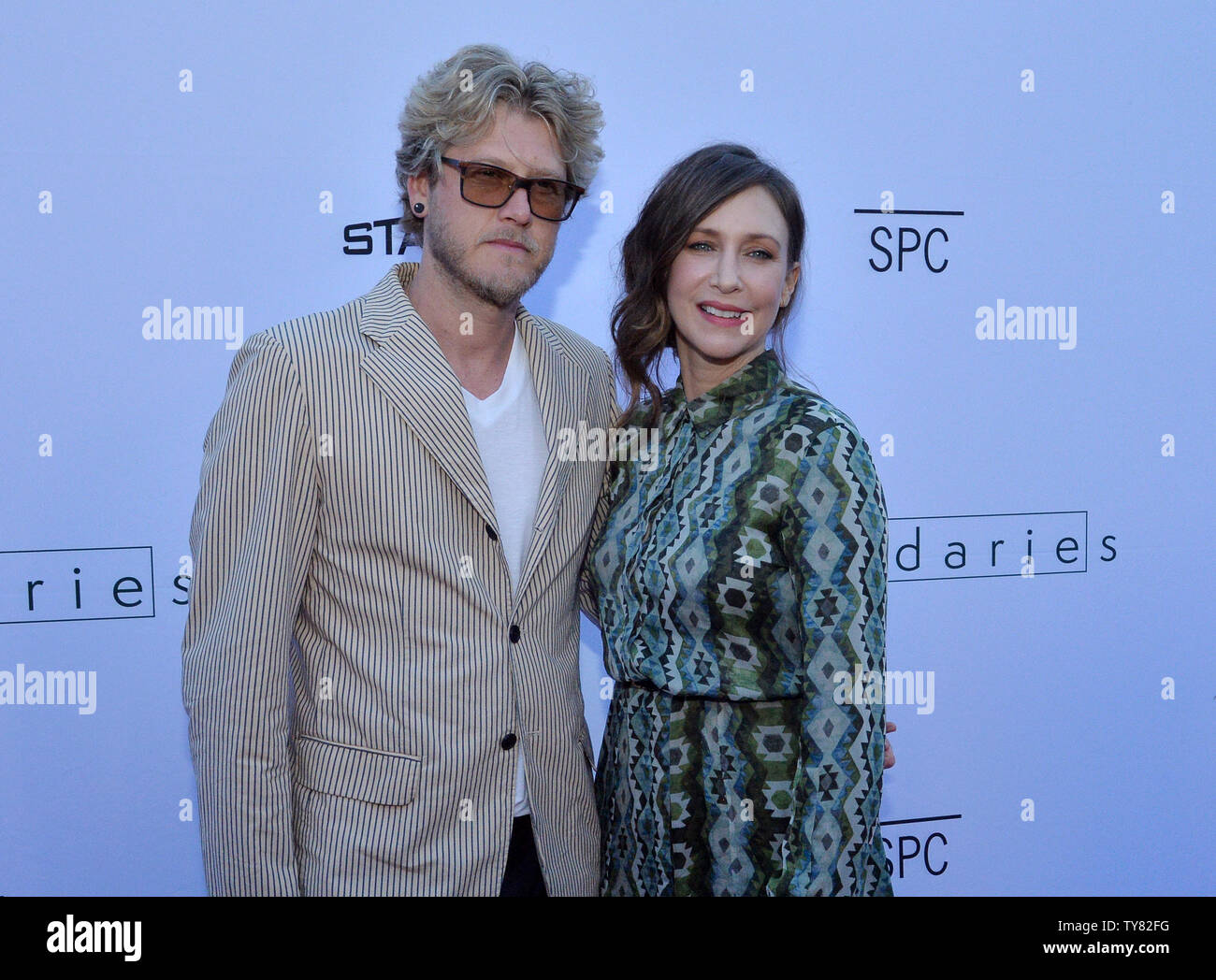 Vera farmiga and husband renn hawkey hi-res stock photography and ...