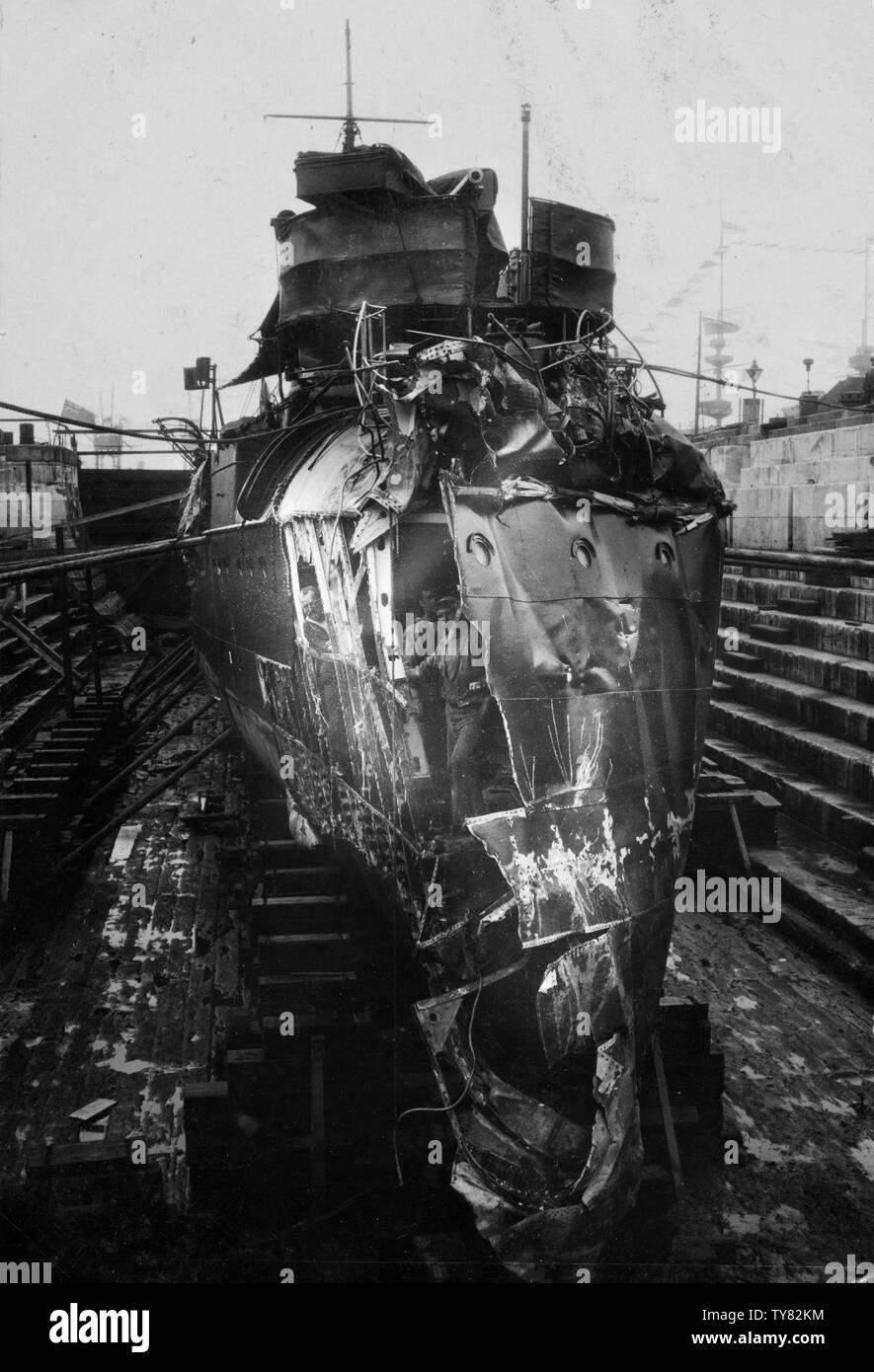 Hms kestrel hi-res stock photography and images - Alamy