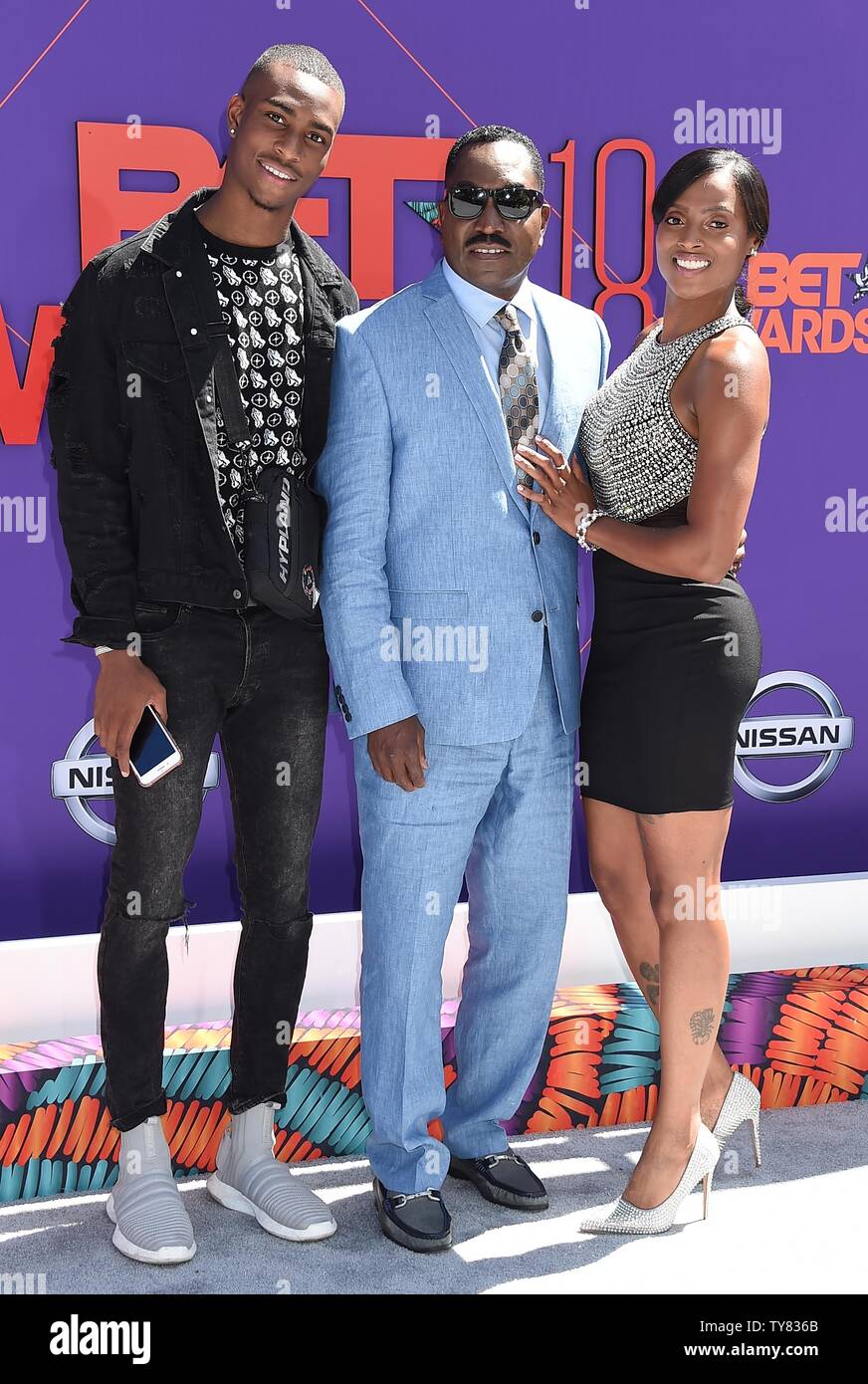 Actor Clifton Powell (C) attends the 18th annual BET Awards at ...