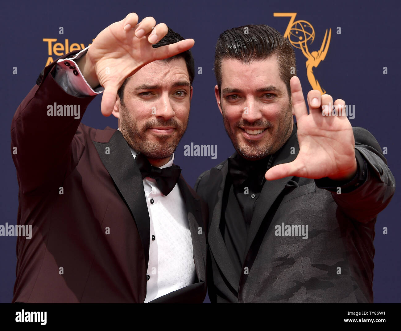 (L-R) Drew Scott and Jonathan Scott attend the Creative Arts Emmy ...