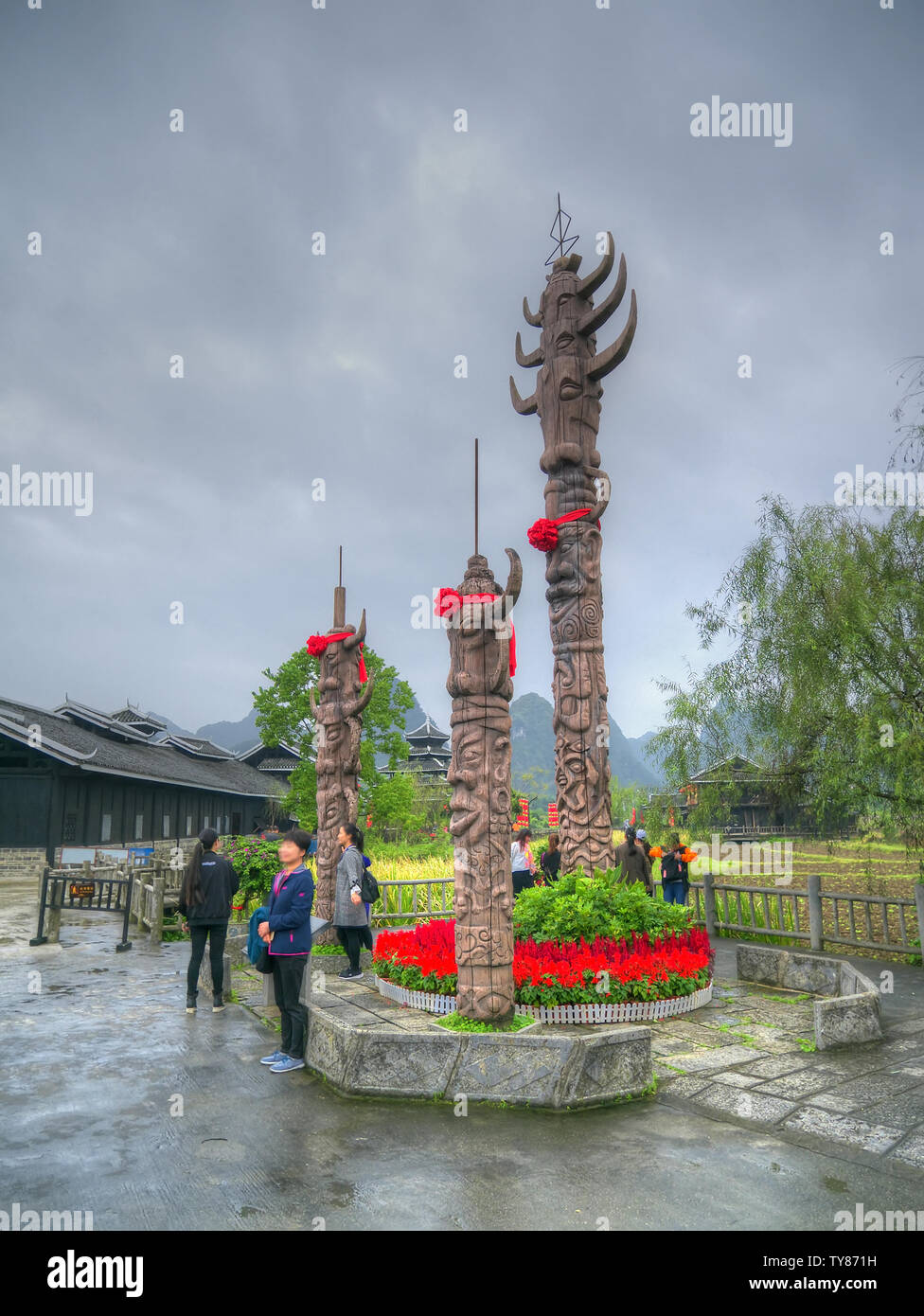 Totem column hi-res stock photography and images - Alamy