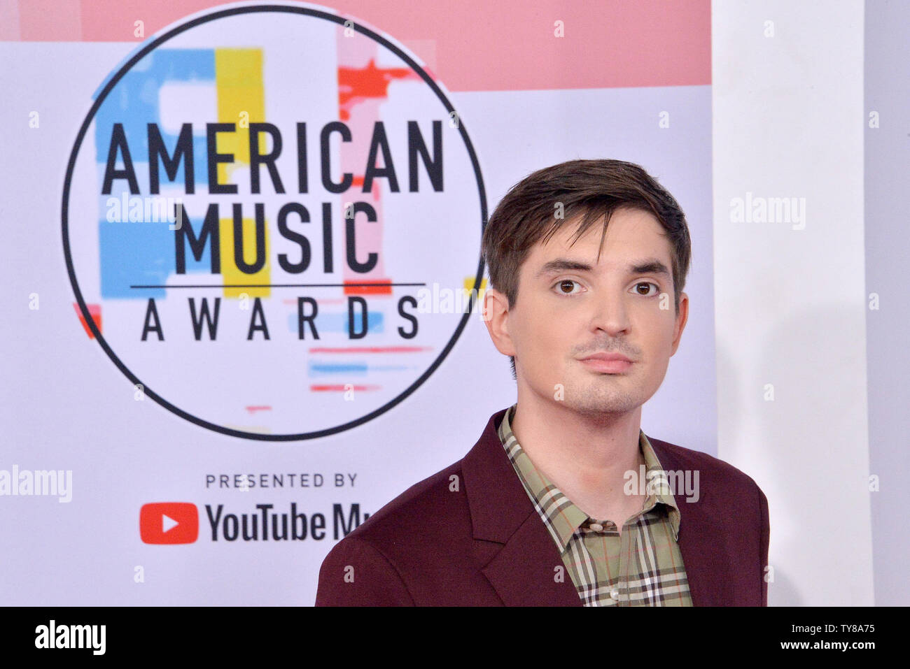 Zach Sang arrives for the 46th annual American Music Awards at the ...