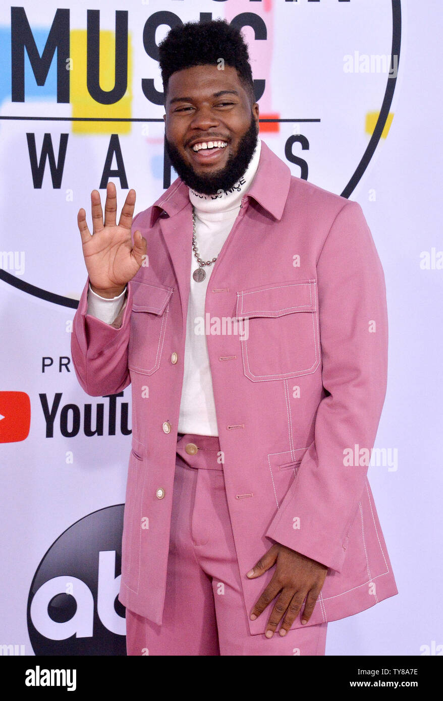 Singer Khalid arrives for the 46th annual American Music Awards at the ...