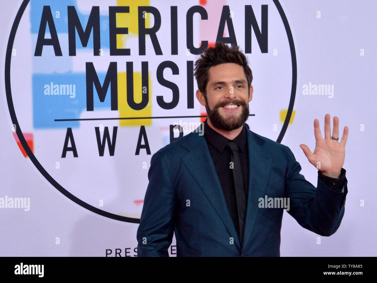 Singer Thomas Rhett arrives for the 46th annual American Music Awards ...