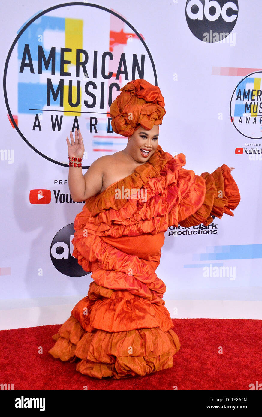 Patrick Starr arrives for the 46th annual American Music Awards at the ...