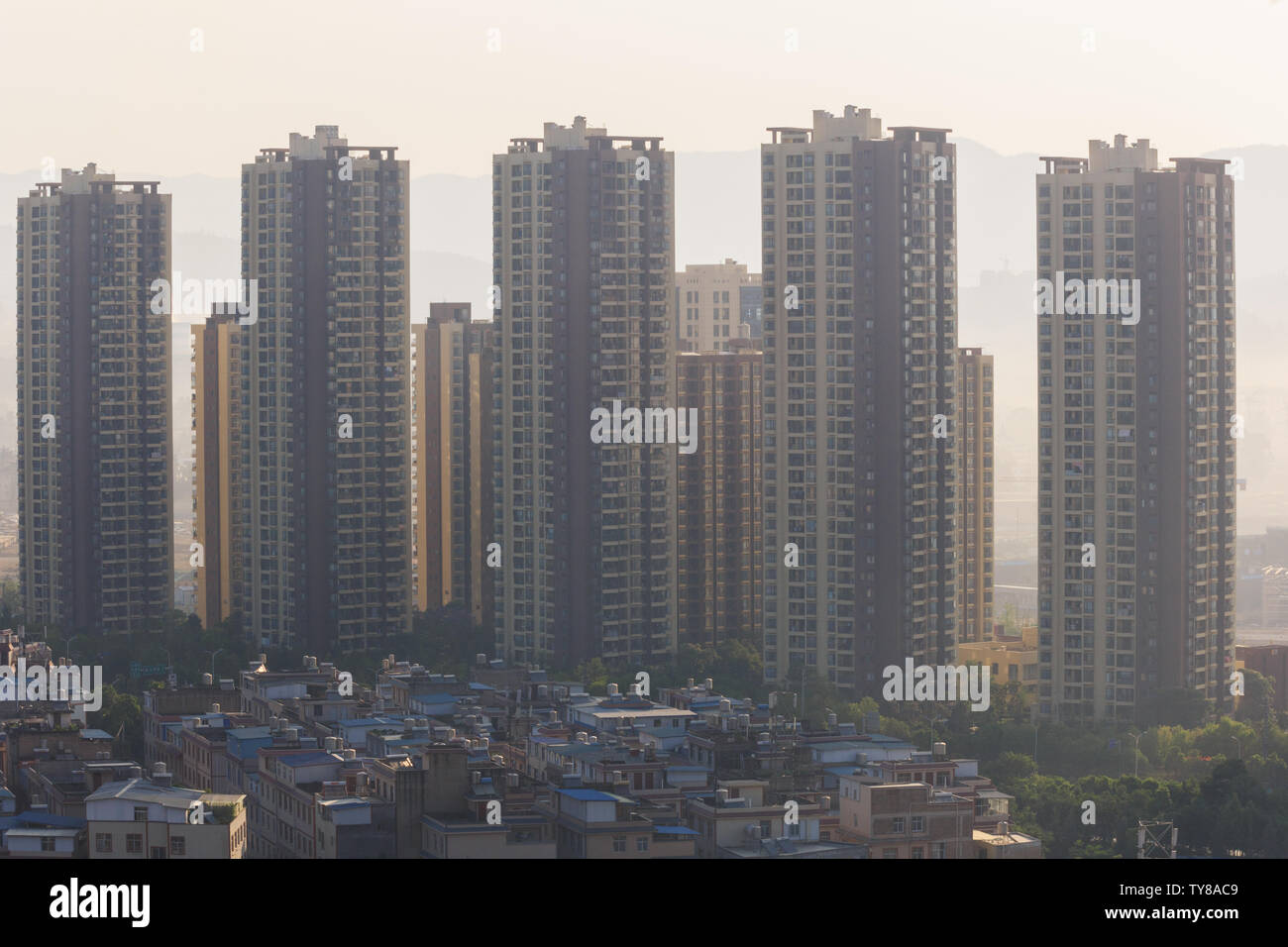 Polluted chinese city hi-res stock photography and images - Alamy
