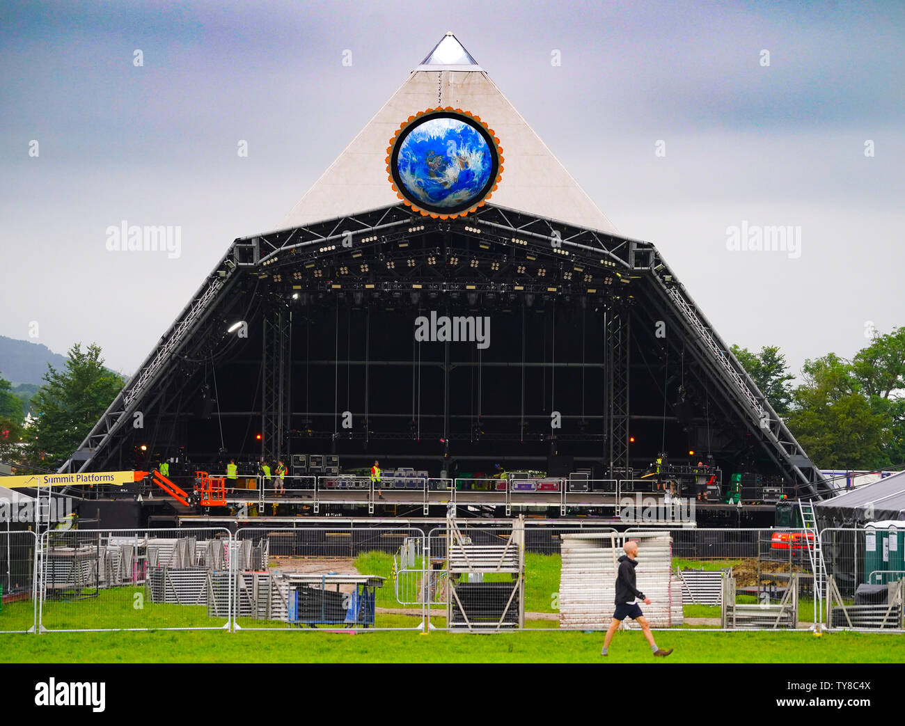 Glastonbury, UK. Tuesday, 25 June, 2019. Artwork by Joe Rush (painting ...