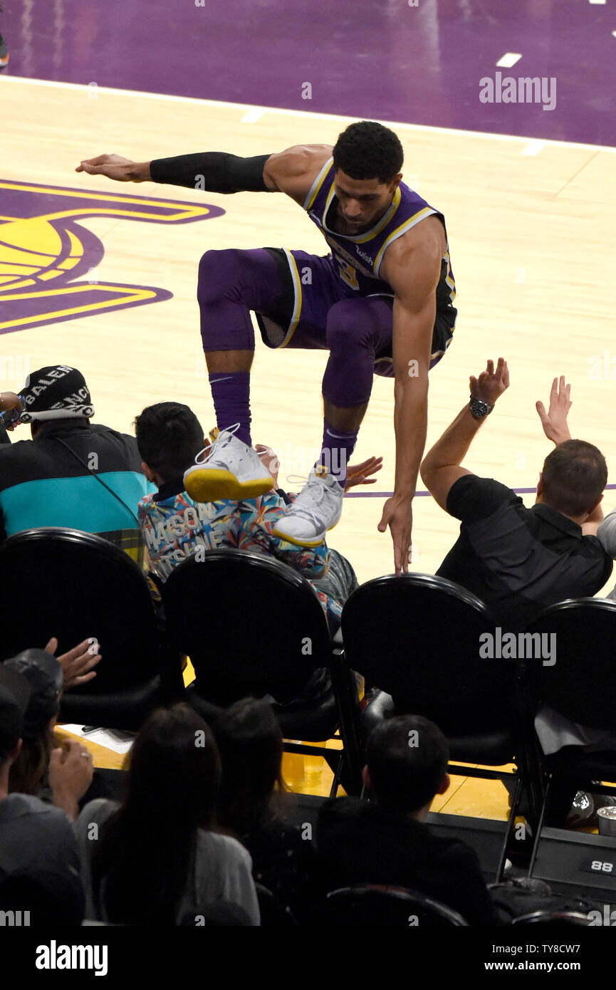 Lakers front row hi-res stock photography and images - Alamy