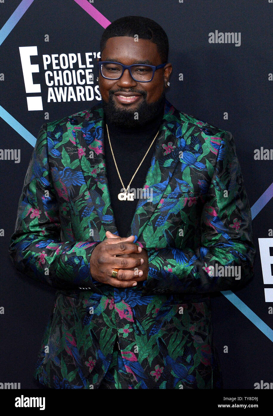 Actor Lil Rel Howery Arrives For The 44th Annual E Peoples Choice Awards At The Barker Hangar