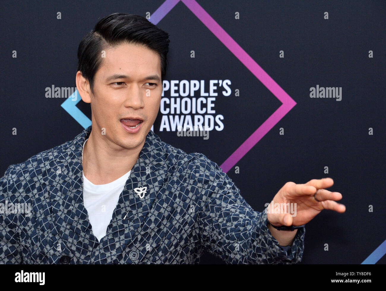 Actor Harry Shum Jr. arrives for the 44th annual E! People's Choice ...