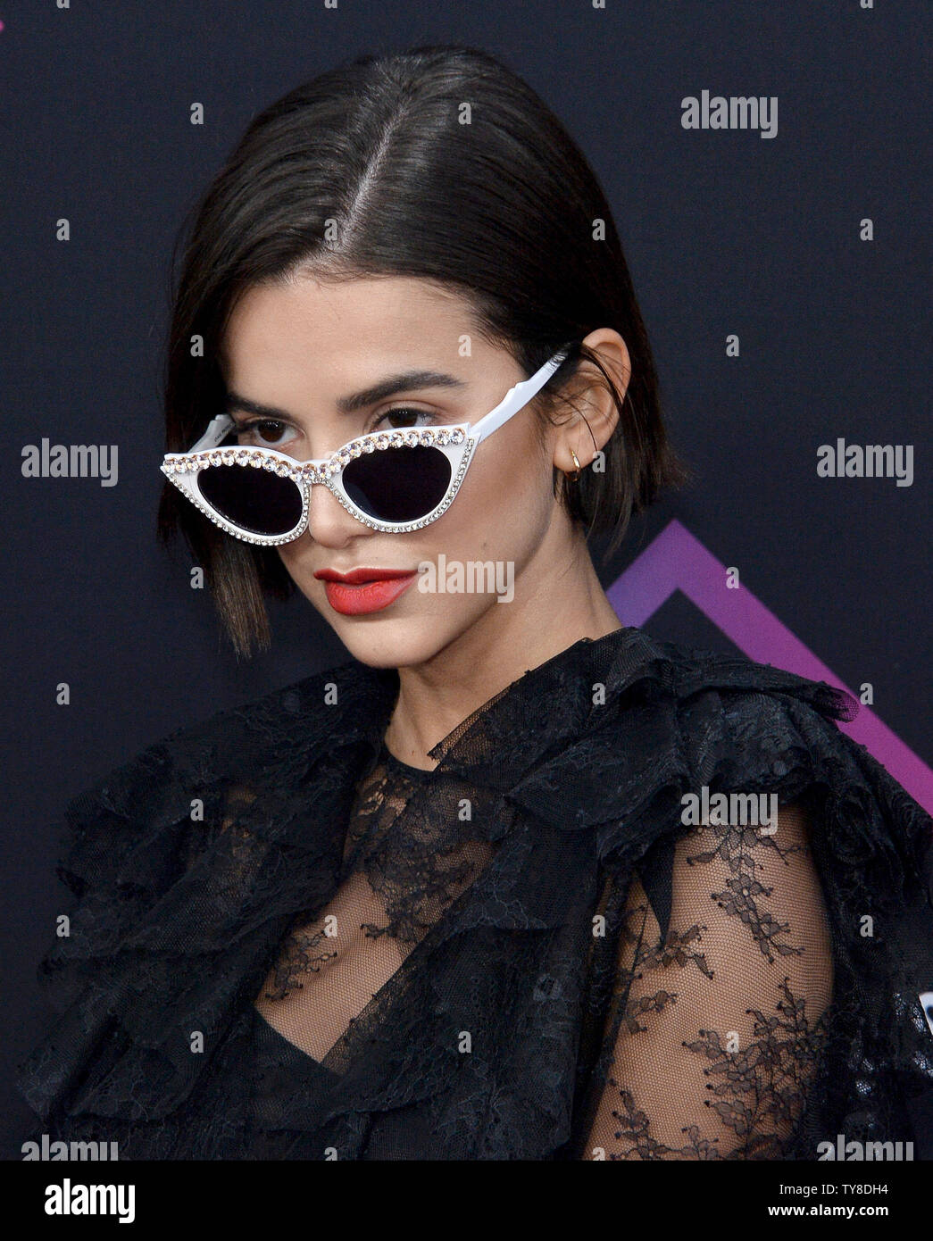 Singer Manu Gavassi arrives for the 44th annual E! People's Choice ...