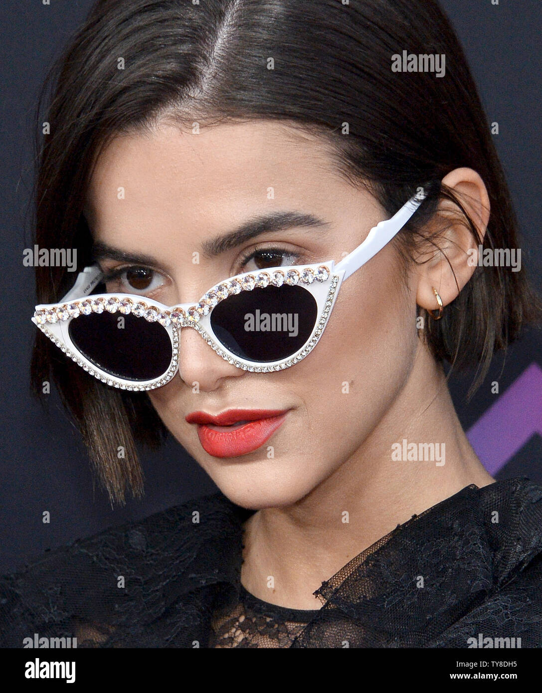 Singer Manu Gavassi arrives for the 44th annual E! People's Choice ...