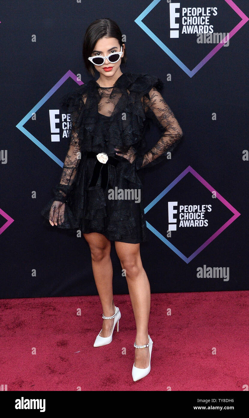Singer Manu Gavassi arrives for the 44th annual E! People's Choice ...