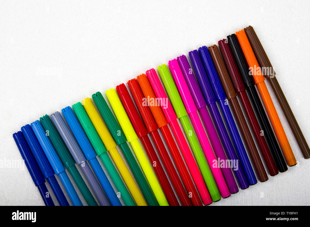 Colored pencils and markers hi-res stock photography and images - Alamy