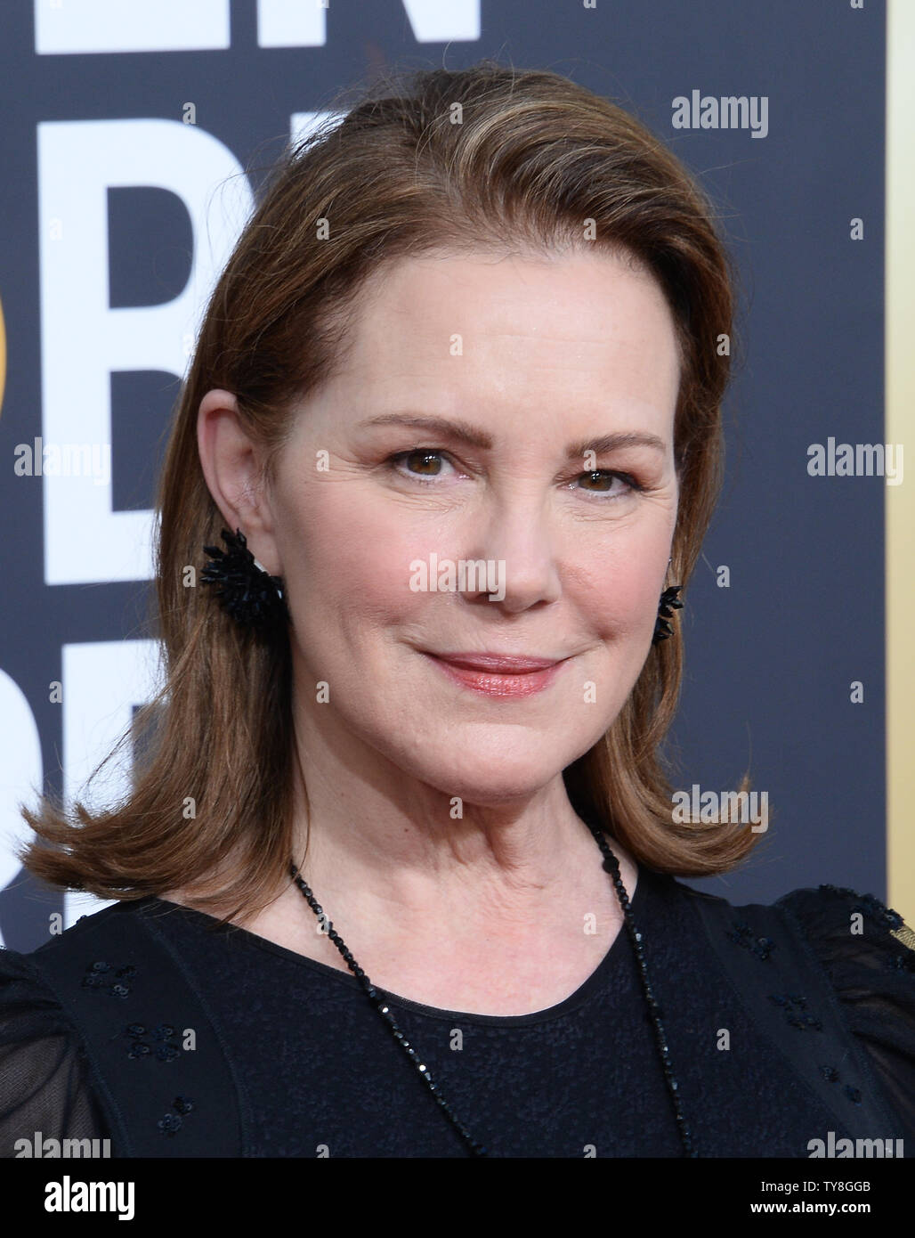 Actor Elizabeth Perkins attends the 76th annual Golden Globe Awards at ...