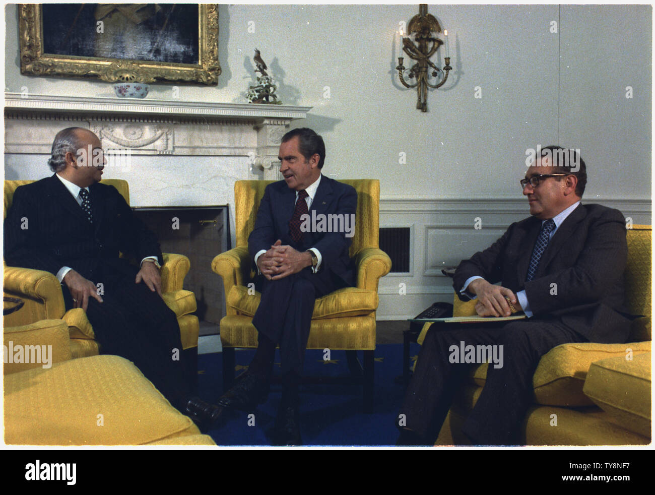 Meeting in the Oval Office between Nixon, Henry Kissinger, and Egyptian ...