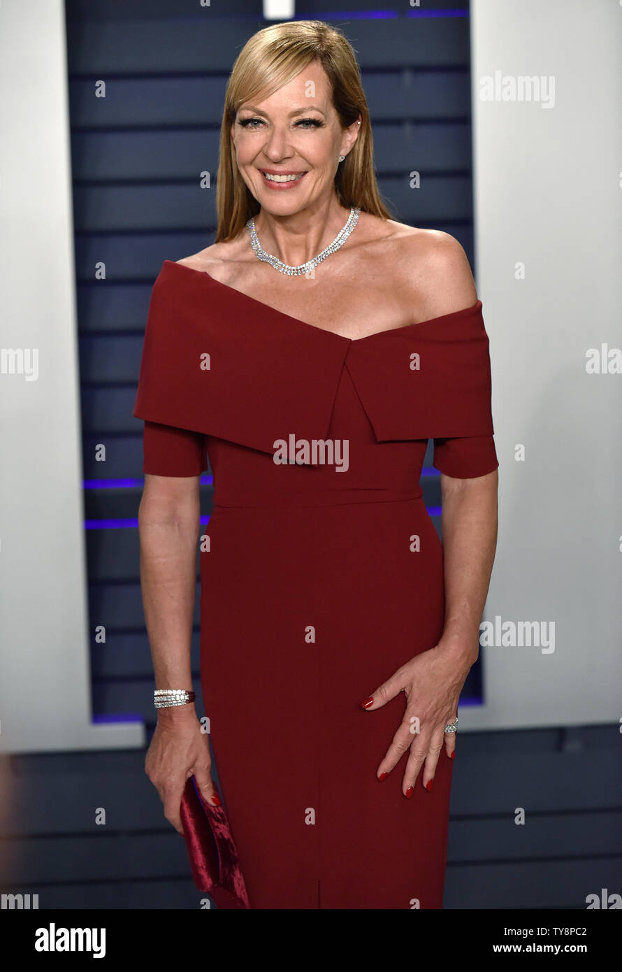 Allison Janney arrives for the Vanity Fair Oscar Party at the Wallis ...