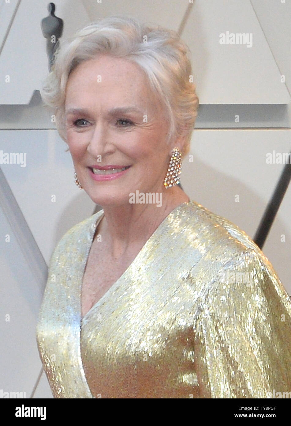 Glenn Close arrives on the red carpet for the 91st annual Academy ...