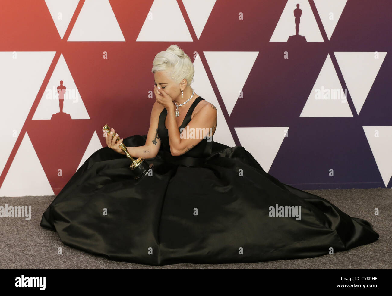 Lady Gaga winner of best original song with "Shallow" reacts backstage ...