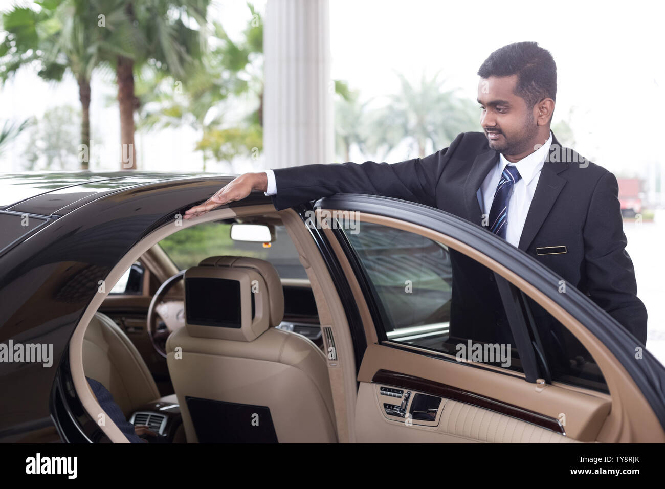 Bellman luggage hi-res stock photography and images - Alamy