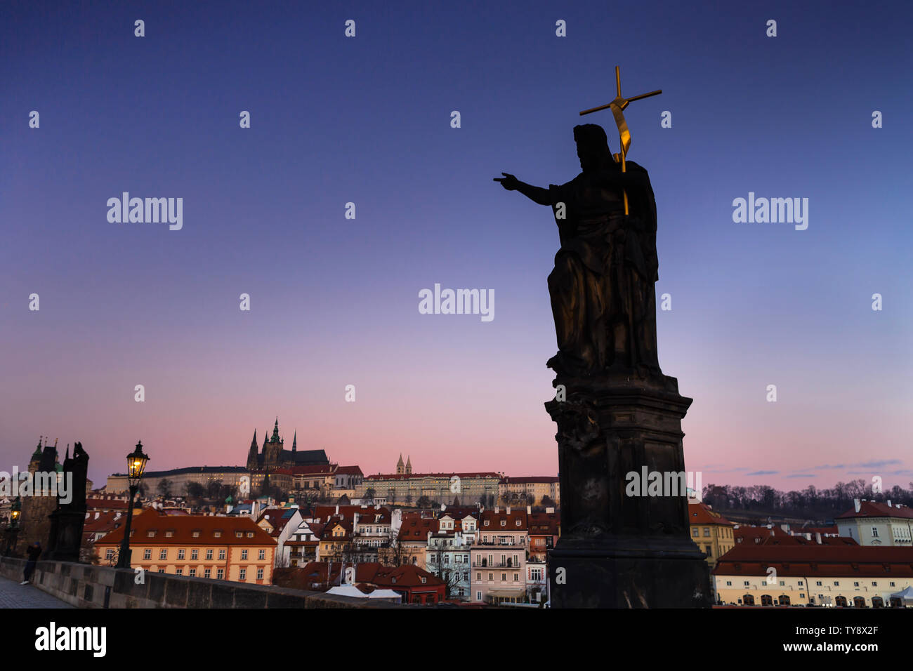 Prague old towns streets hi-res stock photography and images - Alamy