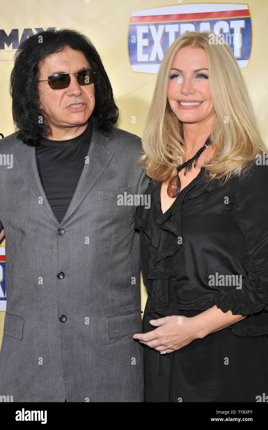 LOS ANGELES, CA. August 24, 2009: KISS star Gene Simmons with wife ...