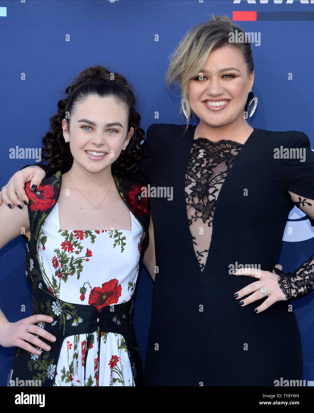 (L-R) Chevel Shepherd and Kelly Clarkson attend the 54th annual Academy ...