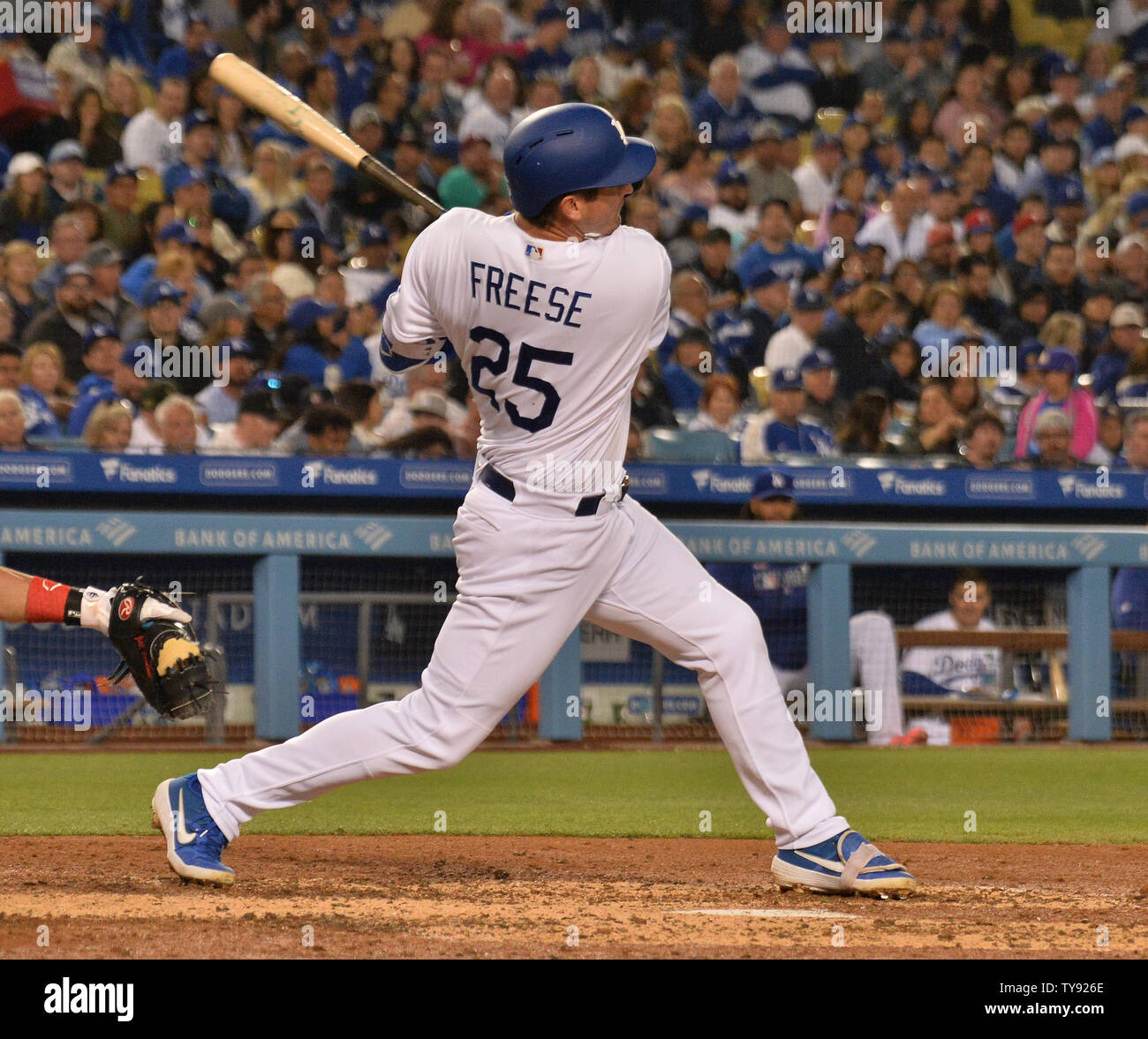Los Angeles Dodgers' David Freese launches a leadoff home run off ...