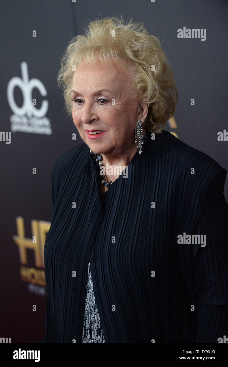 Doris roberts hi-res stock photography and images - Alamy