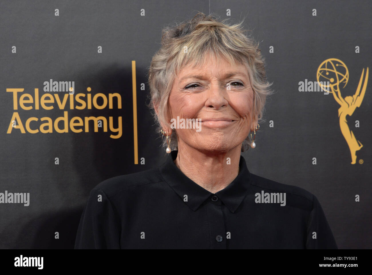 Journalist Linda Ellerbee attends the Creative Arts Emmy Awards at ...