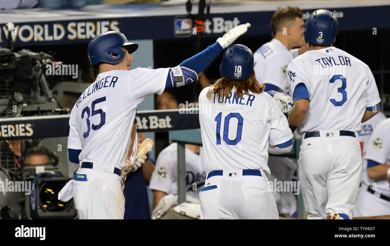 Los Angeles Dodgers third baseman Justin Turner (10) celebrates with ...
