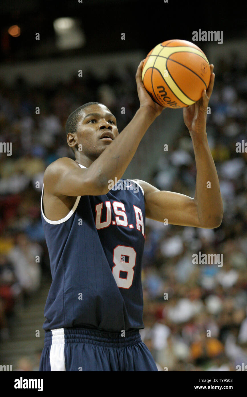 Kevin Durant of the Seattle Supersonics shoots during an USA Basketball ...