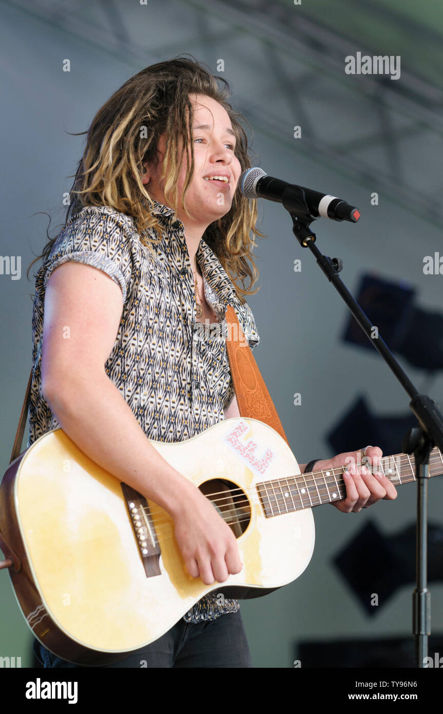 Luke friend singer hi-res stock photography and images - Alamy